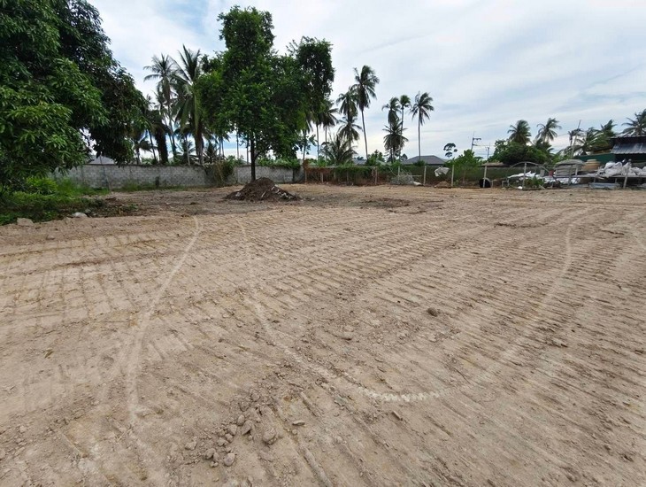 Land in Pattaya for Sale, very good location Huay Yai next to concrete ...